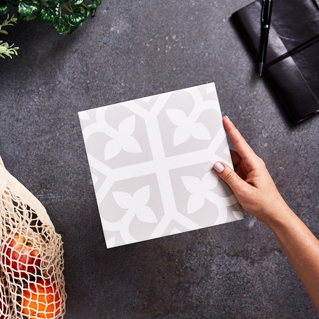 Picasso Bloom Grey - ColorTile